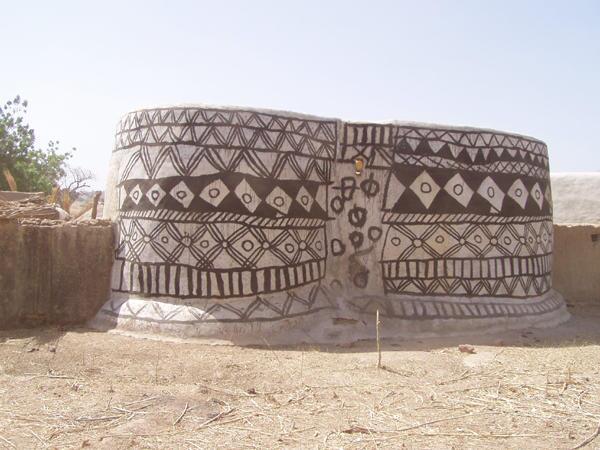 Kasena houses | The Kasena with their colours and sounds