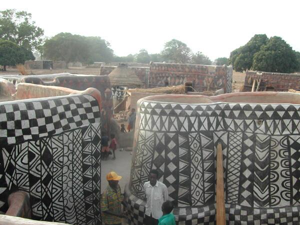 Kasena houses | The Kasena with their colours and sounds