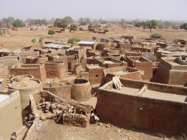 Kasena houses | The Kasena with their colours and sounds