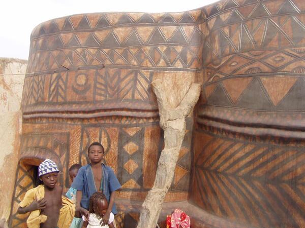 Kasena houses | The Kasena with their colours and sounds